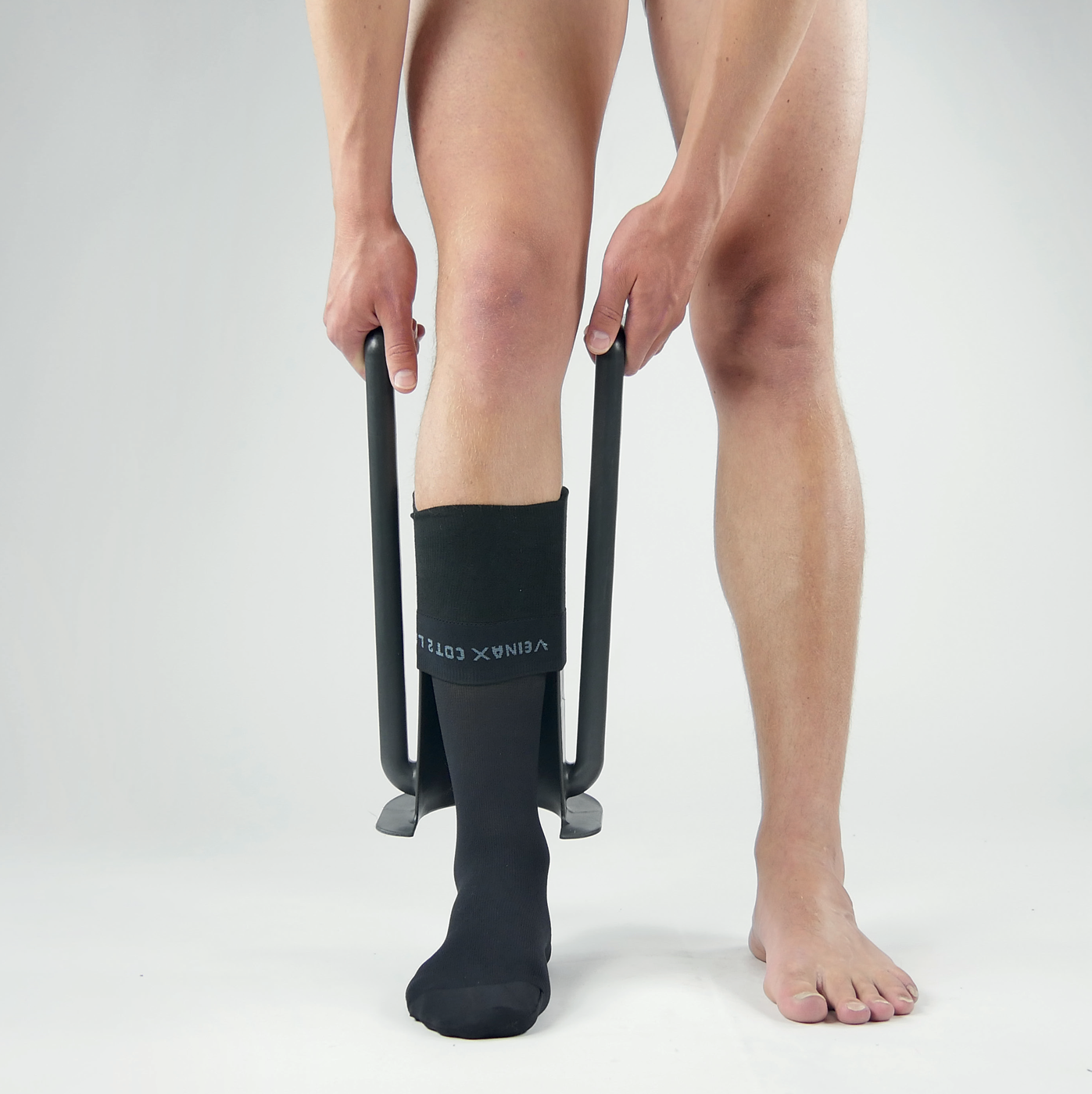 Enovis - Veinax Donning Device